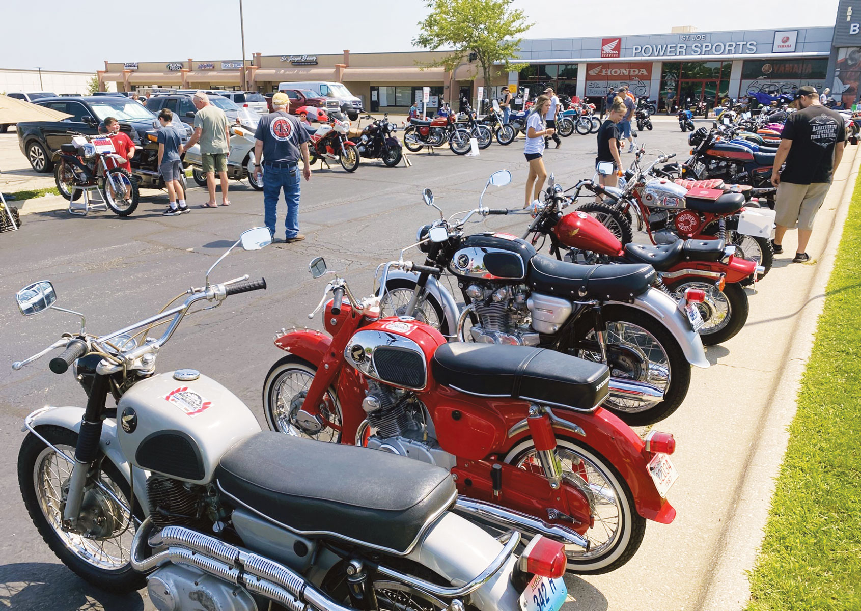 Fall 2025 and Winter 2026 Calendar - Motorcycle Classics